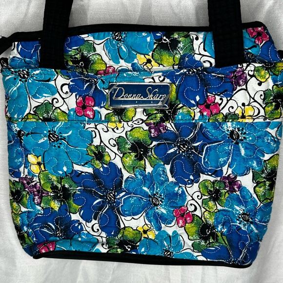 Donna Sharp | Bags | Donna Sharp Quilted Hand Bag Floral Design | Poshmark